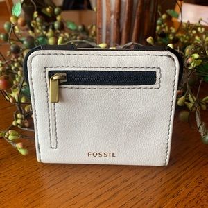Fossil | Bags | Nwt Fossil Madison Bifold Wallet Coconut Tote | Poshmark